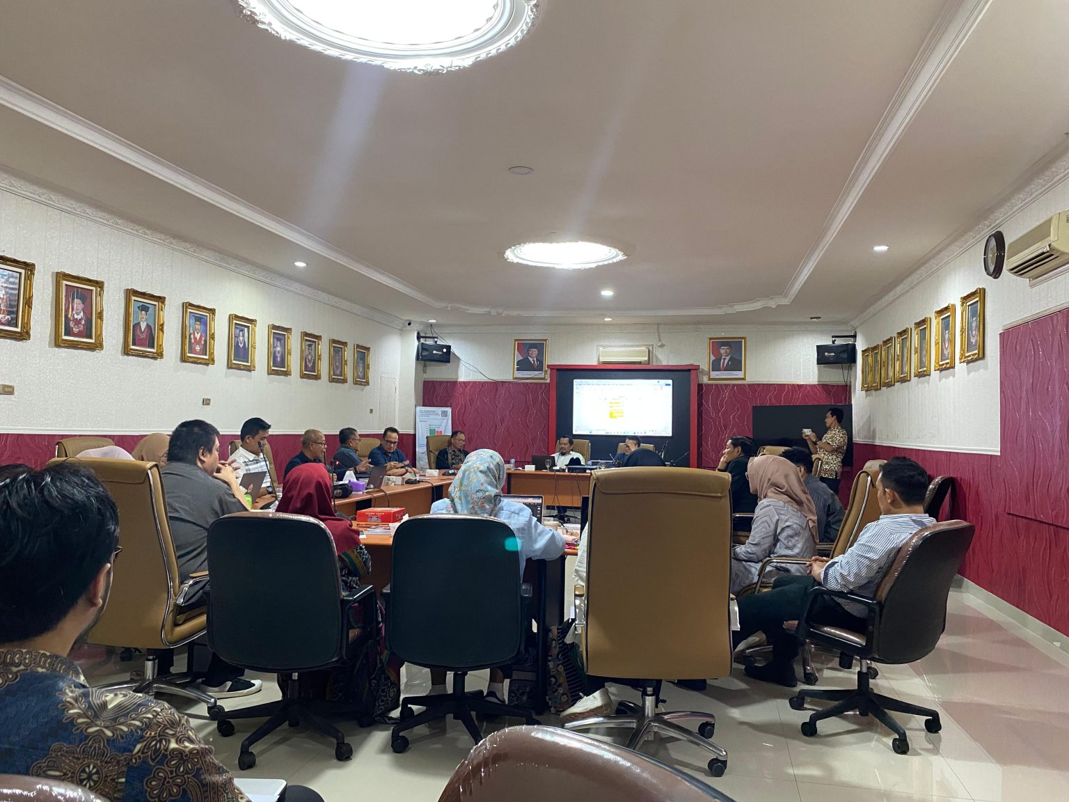 FH Unila - Fakultas Hukum Melakukan Finalisasi Renstra dan Kurikulum Baru